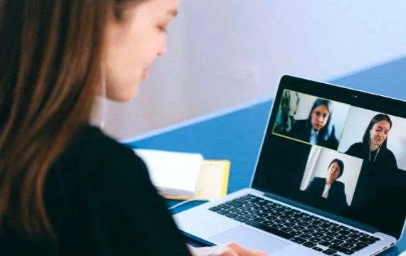 English For Developers: Why Language Skills Are Essential For a Career In Tech